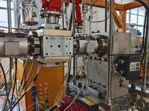 What is a melt pump? Why is a melt pump needed on a twin-screw extruder ...